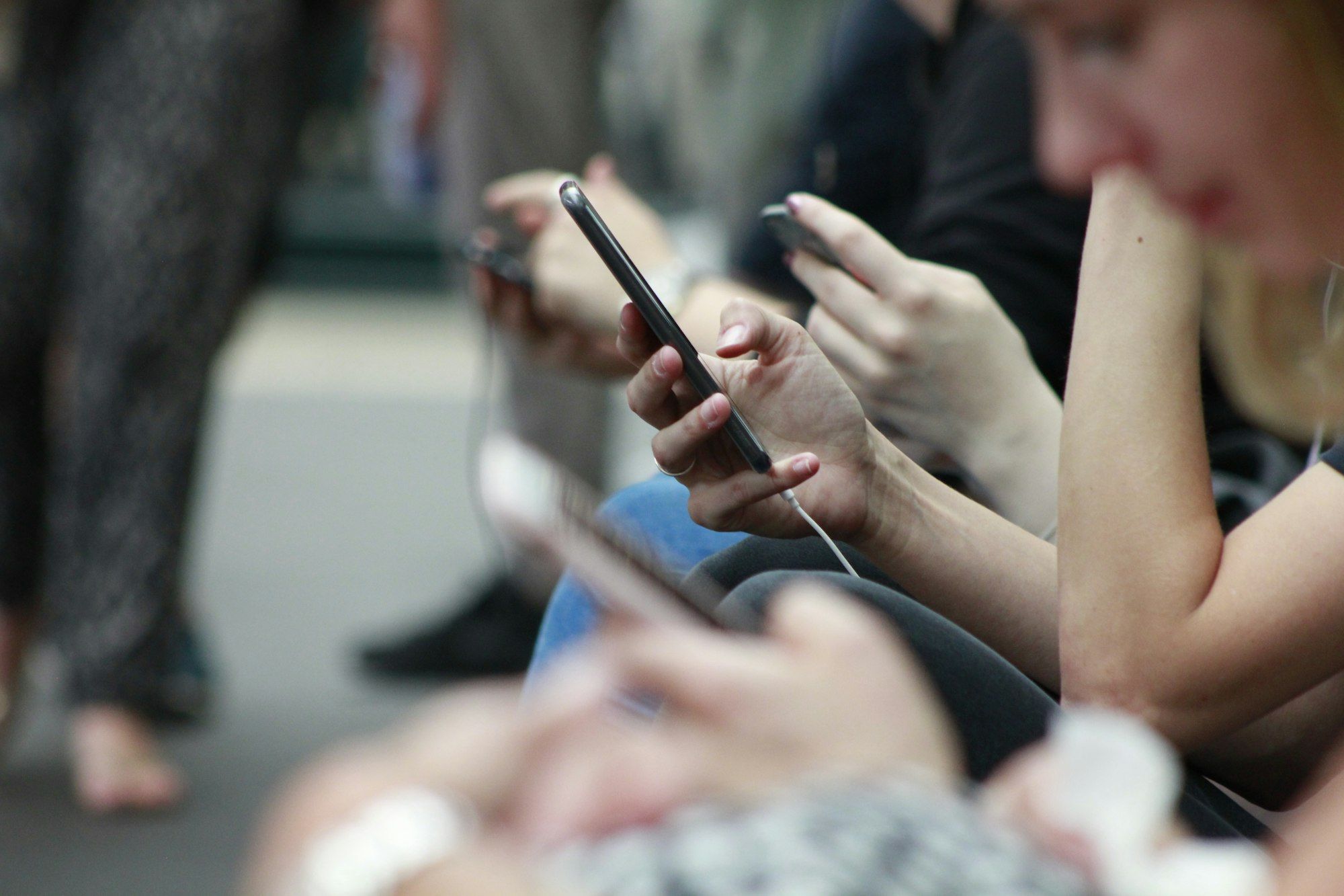 10 Strategic Ways Teachers Can Take Back Control of Cell Phone Use